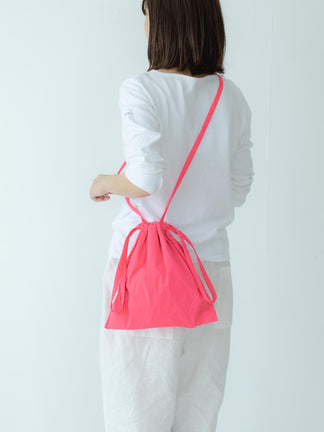 formuniform／Drawstring Bag with Strap SS｜バッグ｜オルネ ド フォイユ公式オンラインショップ – Orné de Feuilles