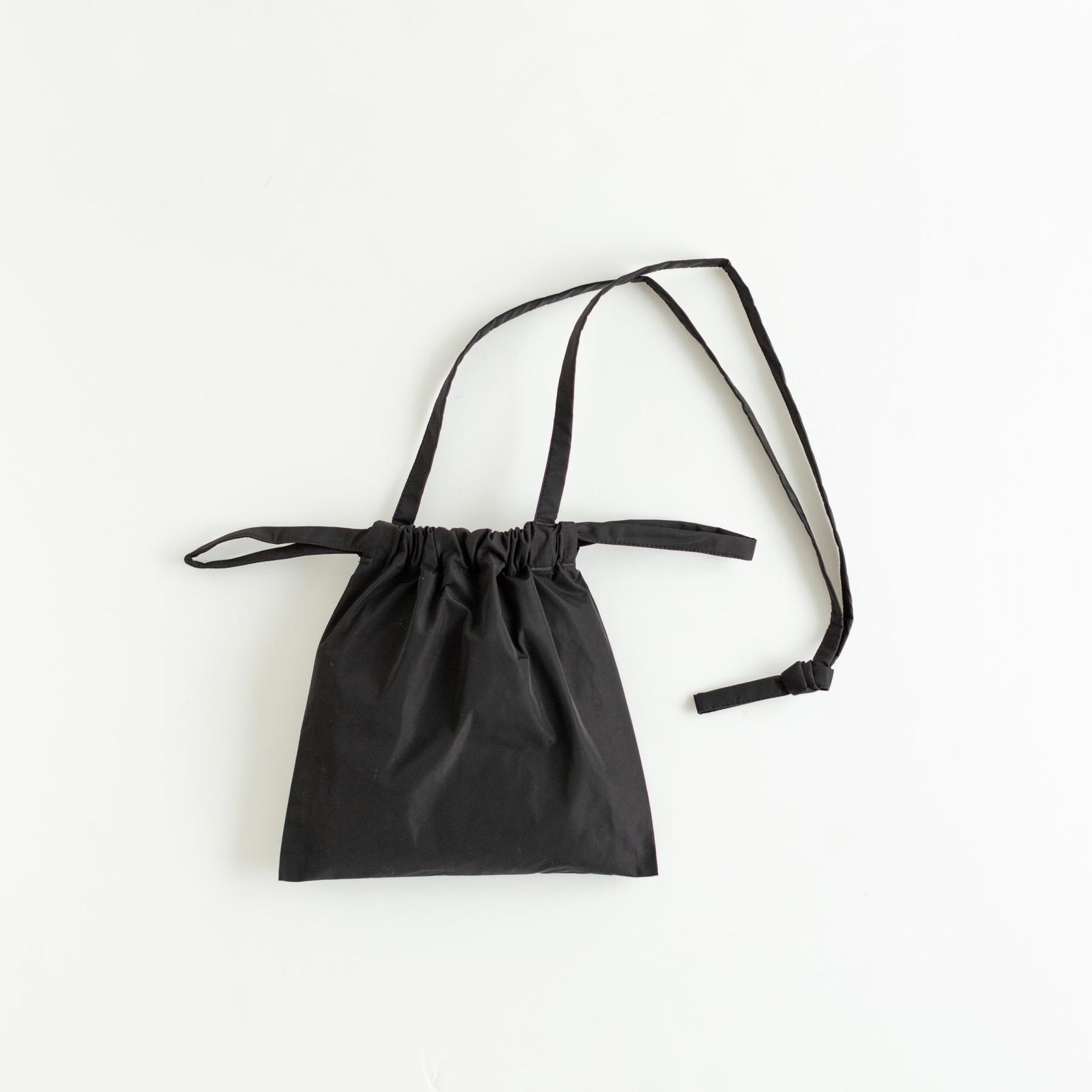 formuniform／Drawstring Bag with Strap XS｜バッグ｜オルネ ド フォイユ公式オンラインショップ – Orné de Feuilles